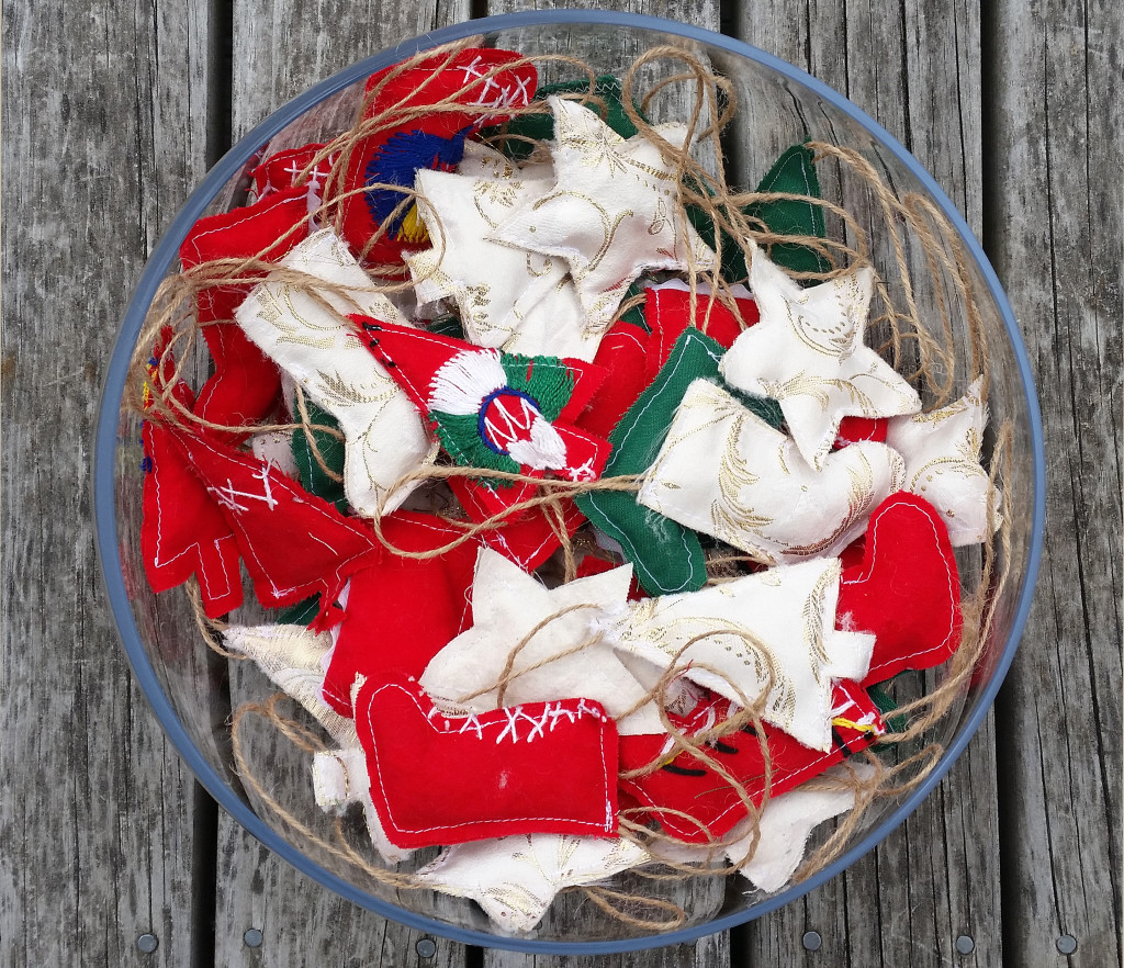 DIY PROJECT | DIY Christmas Decorations - Threadbare Cloak